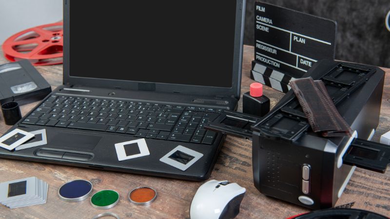 6 Ways of Converting 35mm Slides to Digital for 2023